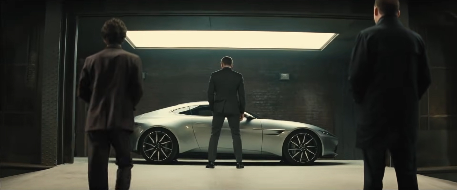 Spectre Review – Hogan Reviews